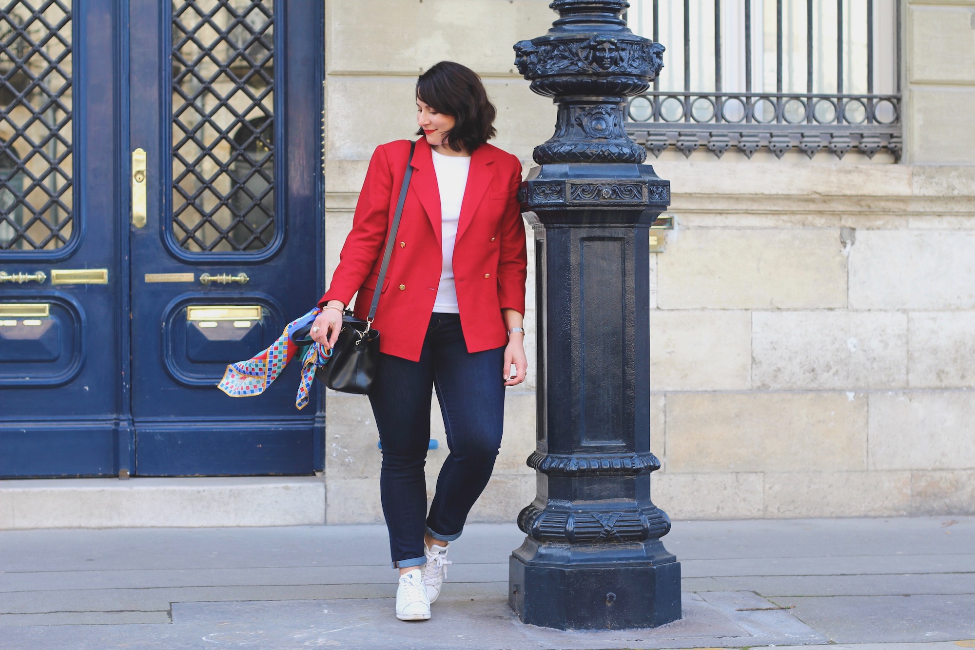 L’empire du rouge – https://mademoisellemodeuse.com/